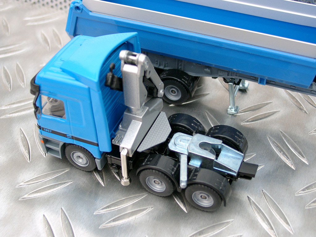 Mercedes-Benz Actros Halfpipe Sattelkipper – 6-achsig – modellumbauten